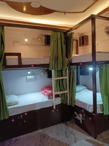 Frazyone Hostel - Ghaziabad