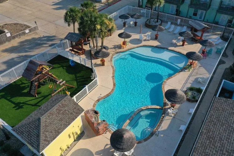 Shared Resort-style Pool, Playground, Patio W/ Bar Tidal Times By Avantstay - Port Aransas, TX