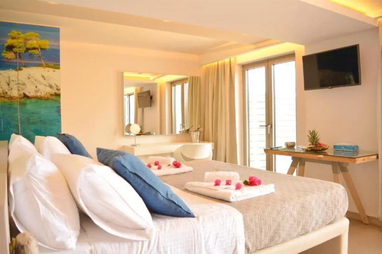 Core Luxury Suites - Skiathos