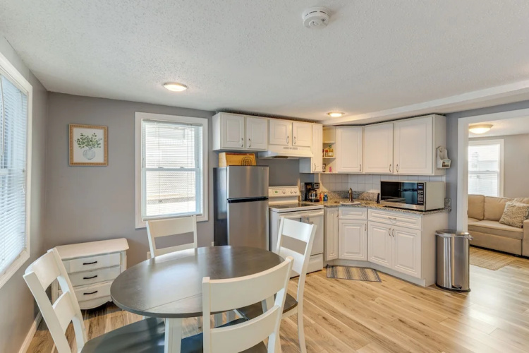 Walk To Public Beach Access! Breezy Hampton Condo - 엑서터