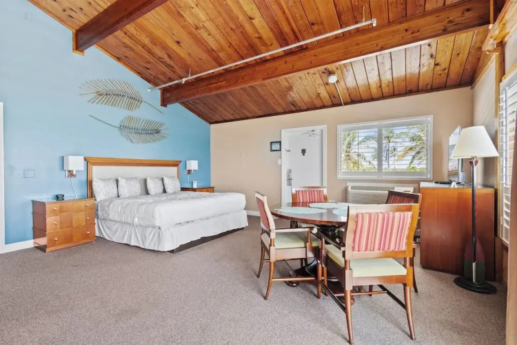 Oceanfront Inn - Fort Pierce, FL