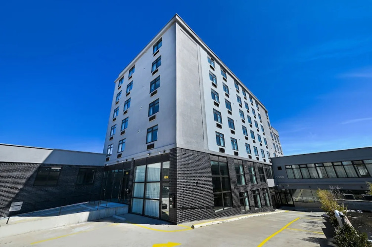 Ly New York Hotel - The Bronx, NY