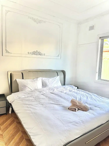 Modern Vintage Single & King Size Rooms - Sydney