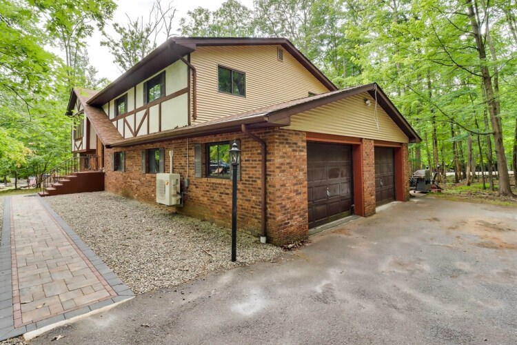 'Poconos Family Getaway' W/ Game Room & Hot Tub! - Tannersville, PA