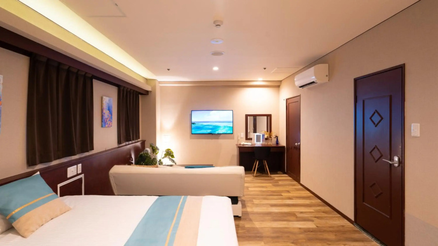 Rycom Crystal Hotel - Okinawa, Japan