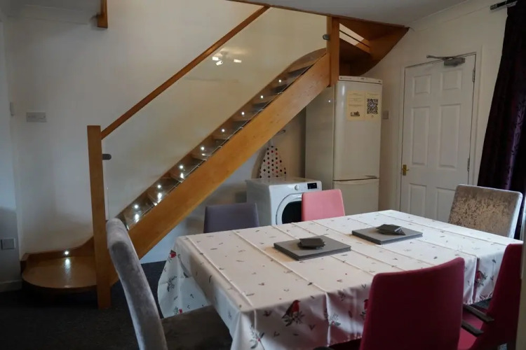 4 Bedroom Home - Sleeps 10 - Free Parking - Cambridge