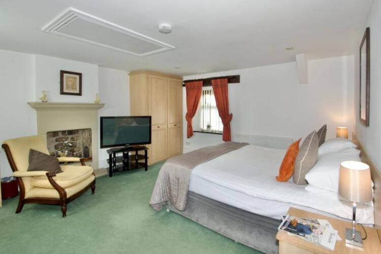 The Plough Inn - Hathersage