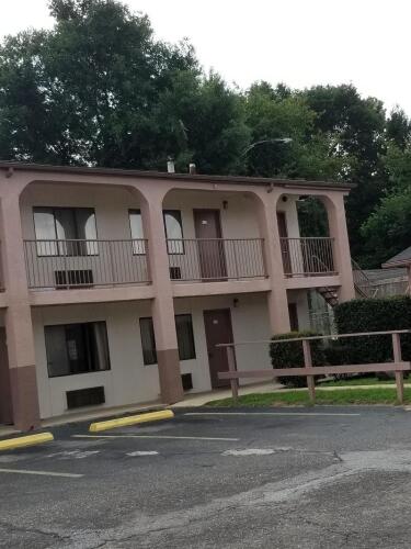 Executive Inn - Pensacola, FL