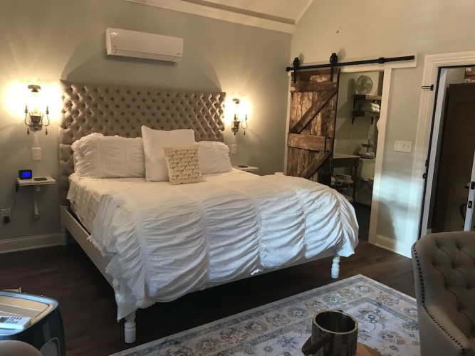 Chateau Rooms - Adirondack Mountains