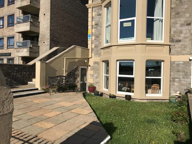 The Beaches Family B&b - Weston-super-Mare