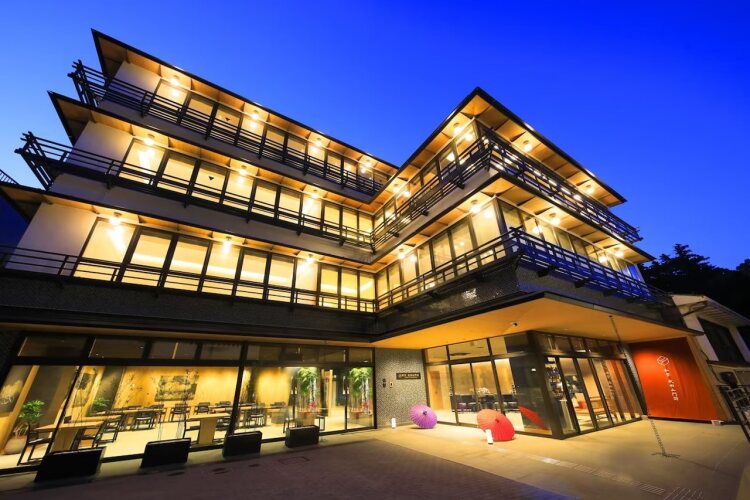 Waqoo Naritasan Monzen - Narita