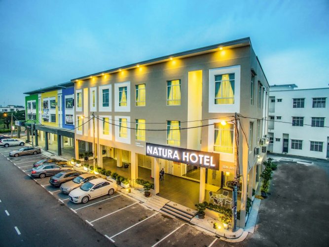Natura Hotel - Gelang Patah
