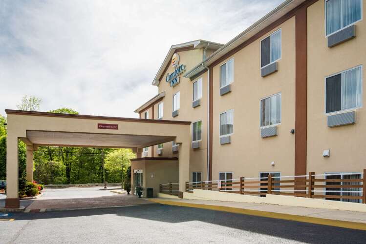 Comfort Inn Naugatuck-shelton, Ct - Waterbury, CT