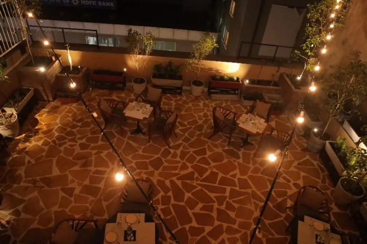 Divik Aparthotel - 보팔