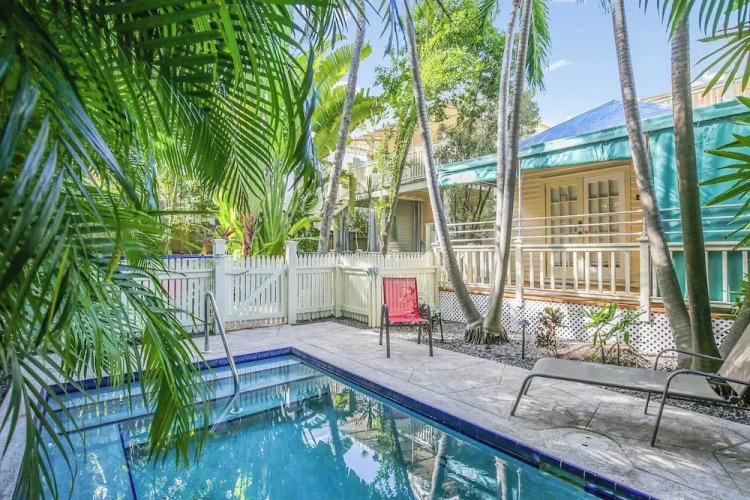 Paradise Place By Avantstay Key West Old Town Condo W/ Shared Pool - Key West, FL