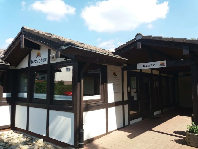 Detached, Tidy Bungalow On Katzenbuckel Mountain - Eberbach