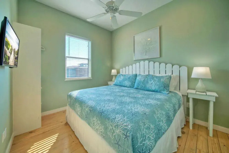 Backyard Tiki Bar, Walk To The Beach, Pool Cabana Cheeky Tiki By Avantstay - Port Aransas, TX