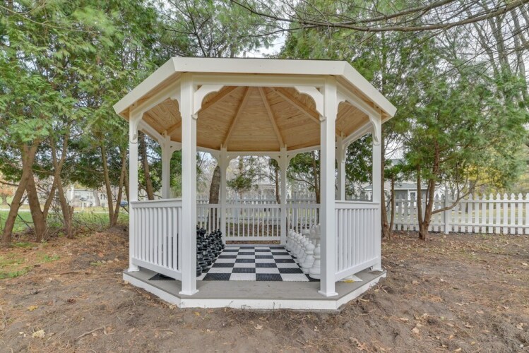 Spacious Naples Vacation Rental W/ Private Hot Tub - Naples, NY