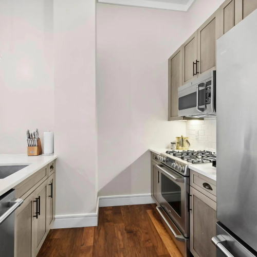 Hotel Suites At Vanderbilt - Garden City, NY