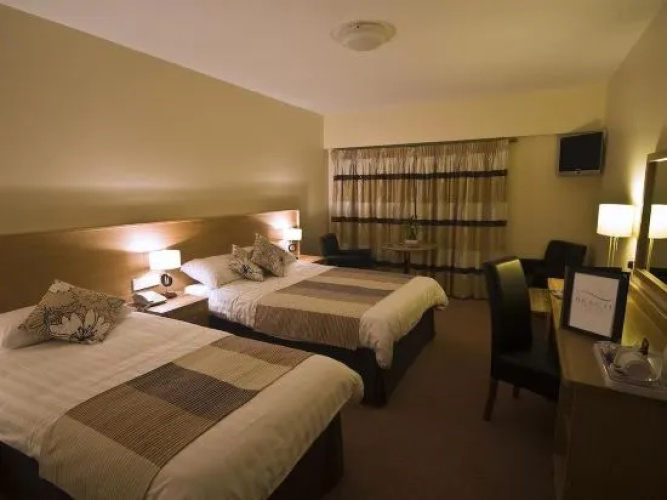 Beach Hotel & Restaurant - Downings