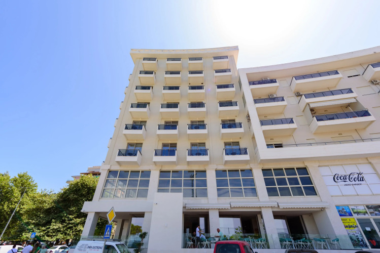 Navy Hotel - Vlorë