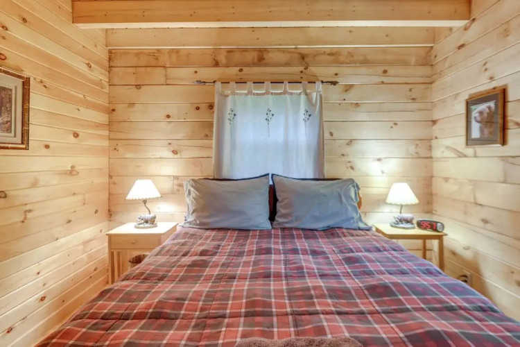 Updated Log Cabin Near Story Land & Diana's Baths! - Conway, NH