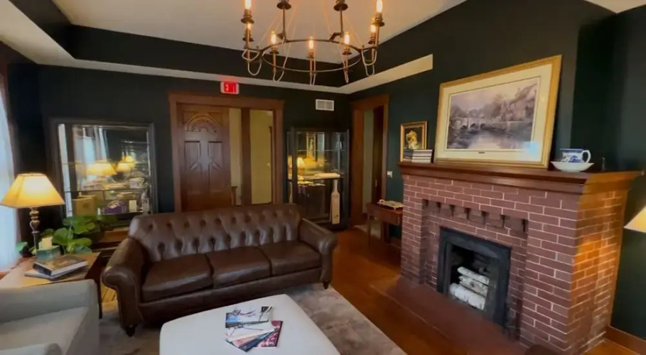 Charleston House Bed & Breakfast Inn - Illinois