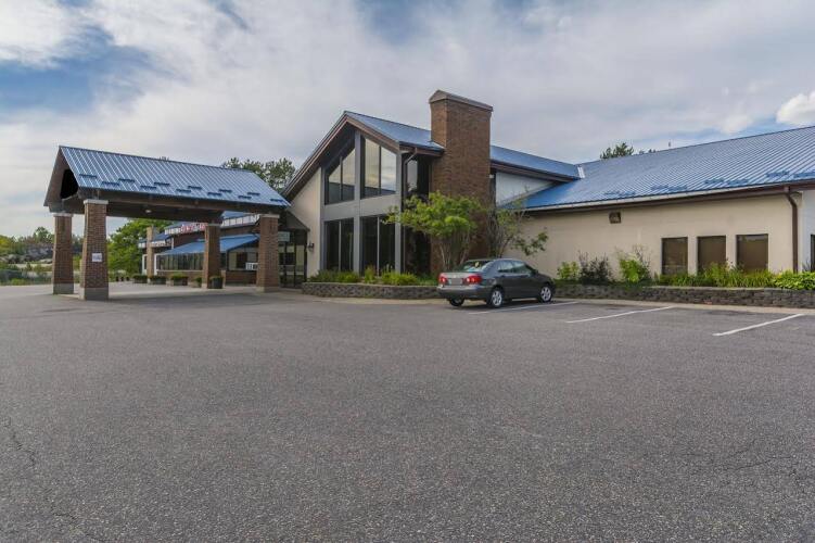 Jolly Roger Inn & Resort - Ontario