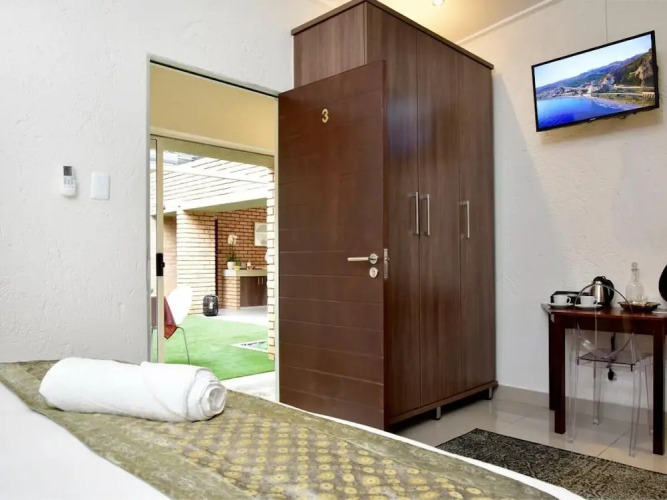Five O'clock Zen Boutique Guest House - Centurion
