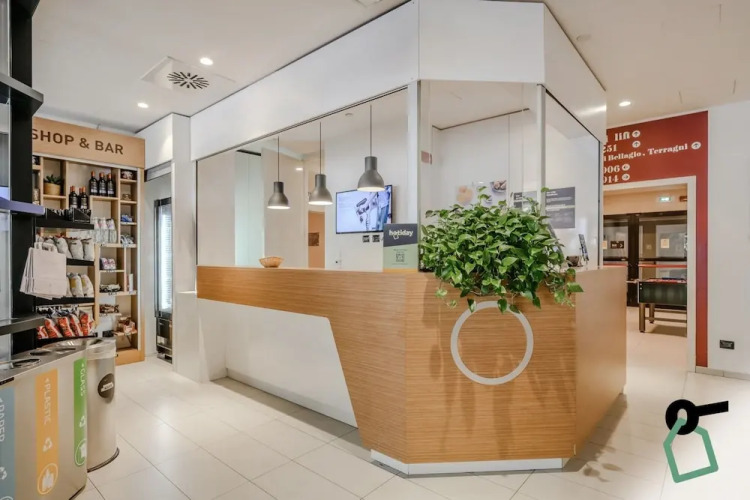 Hotiday Como Paoli - Como