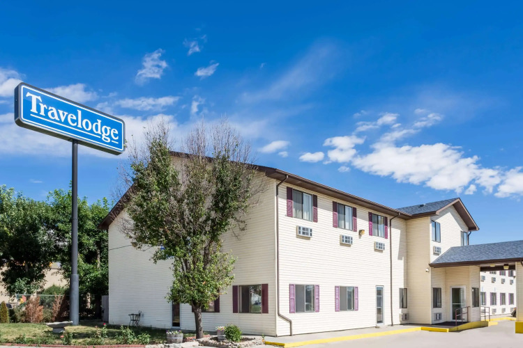 Travelodge By Wyndham Longmont - Longmont, CO