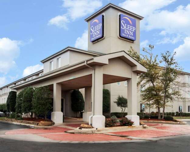 Sleep Inn & Suites Edmond Near University - Edmond, OK