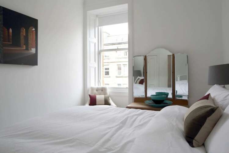 2 Bedroom Bruntsfield Apartment - Edinburgh