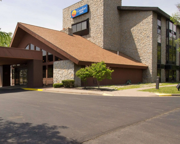 Comfort Inn & Suites Syracuse-carrier Circle - Syracuse, NY