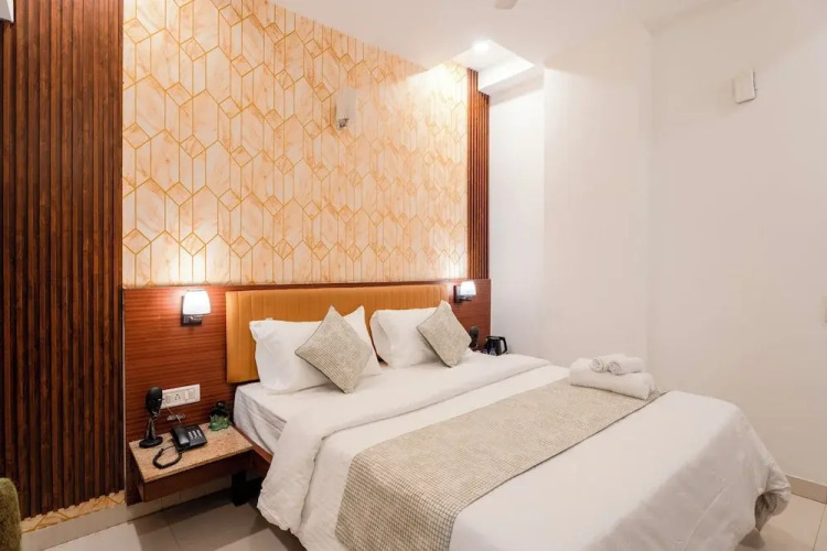 The Lodgers Hotel And Banquet Sector 38 - Gurugram