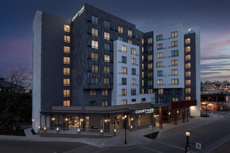 Courtyard By Marriott Nanaimo - Nanaimo