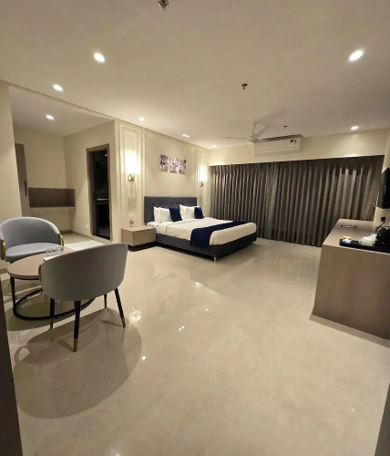 Western Hotel - Chandrapur