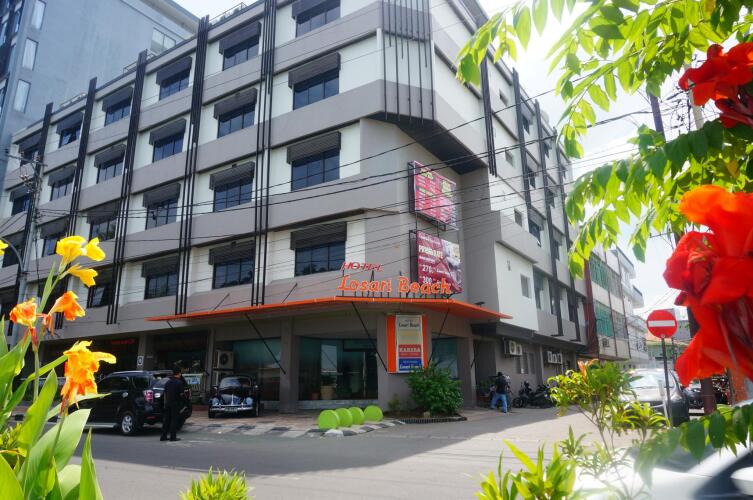 Losari Beach Hotel - Makassar