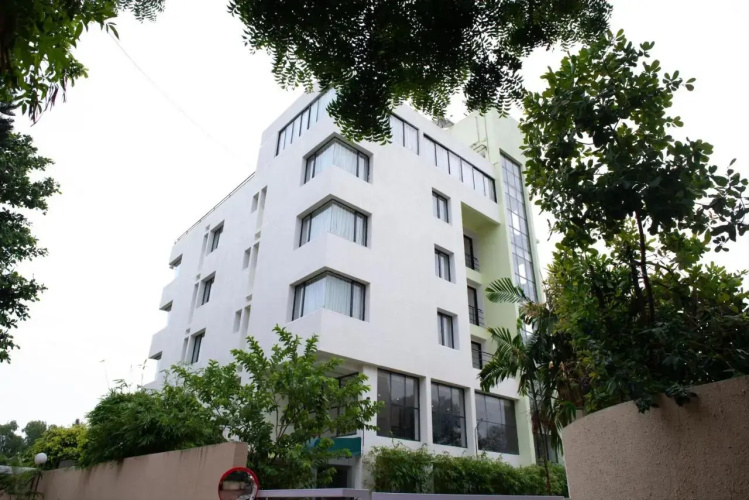 Monarch Montvert - Pune