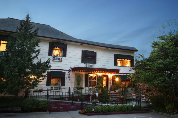 Woodstock Inn B&b - Independence, MO