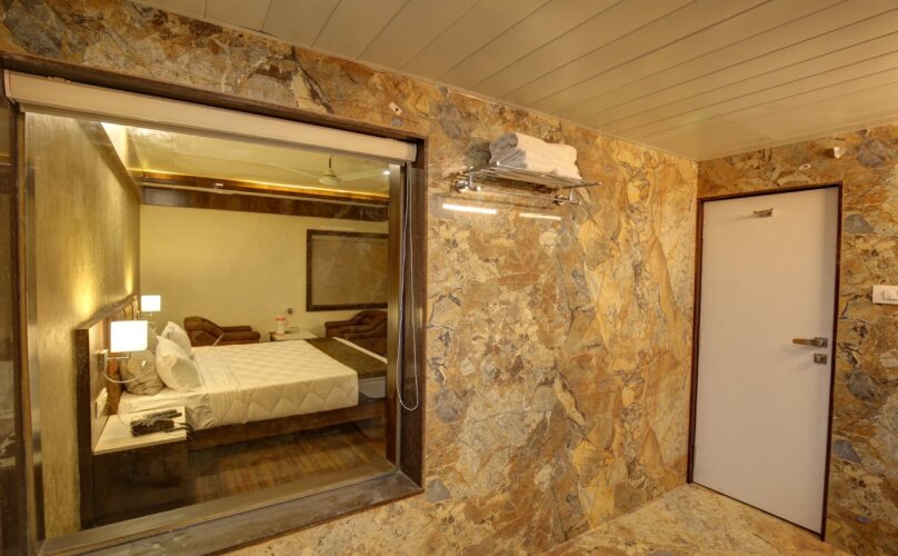 Hotel Keshwaras Residency - Jamnagar