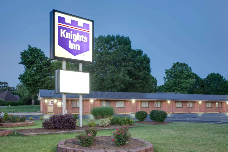 Knights Inn Paris - Kentucky Lake