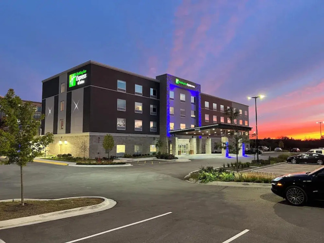 Holiday Inn Express & Suites Chicago Schaumburg, An Ihg Hotel - Schaumburg, IL