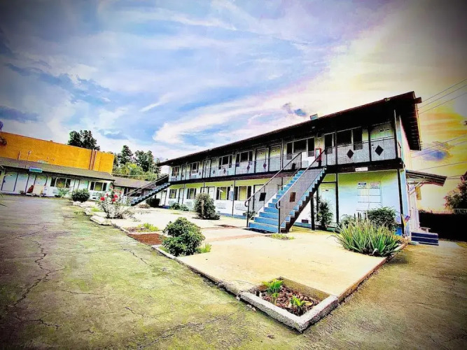 Casa Blanca Inn & Suites - Whittier, CA