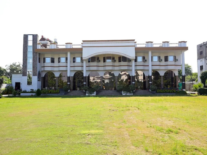 Oyo 19567 Shimla Resort - Lucknow