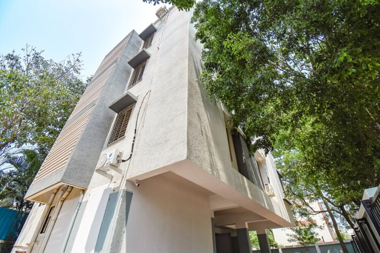 Fabhotel Skylight Studio Rooms - Pune