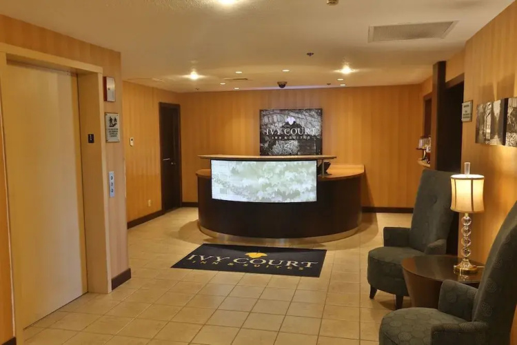 Ivy Court Inn & Suites - South Bend, IN