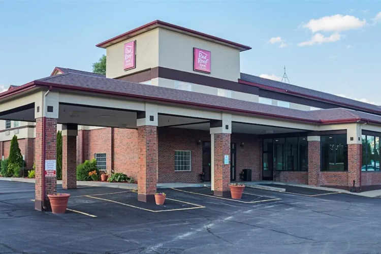 Red Roof Inn & Suites Lake Orion/ Auburn Hills - Auburn Hills, MI