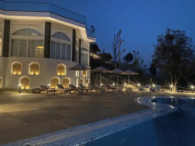 An Extravagant Pushp Villa Overlooking The Ganges - 리시케시