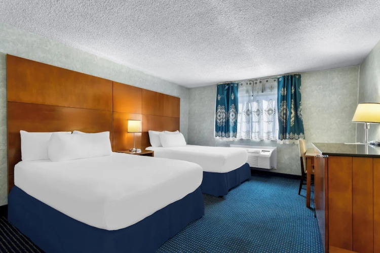 Hiltop Hotel - Bakersfield